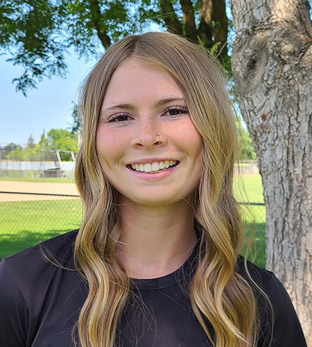 Bella Adams #4 – Briggs Softball Club – Bengals